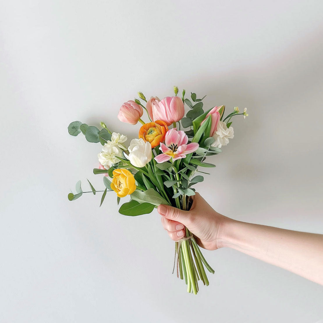 The Florist Choice | Little Posy Delivery – LÖV Flowers
